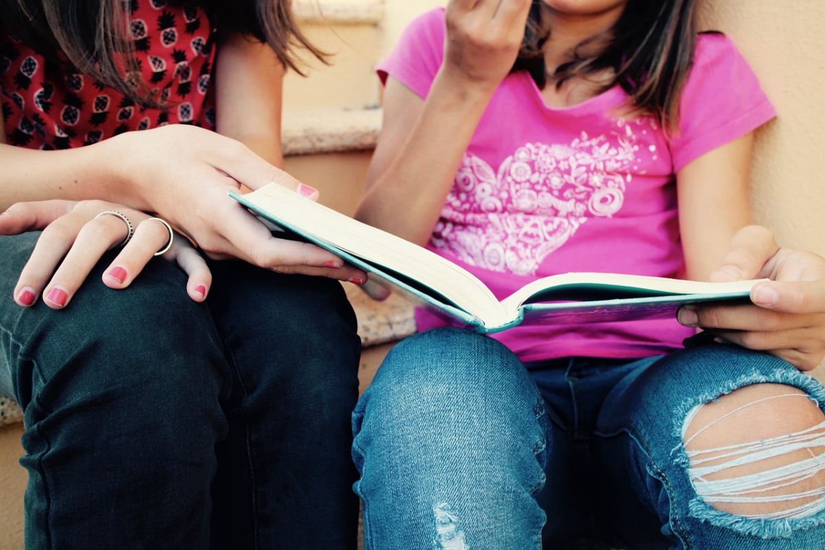 Homeschool Reading | Hand In Hand Homeschool